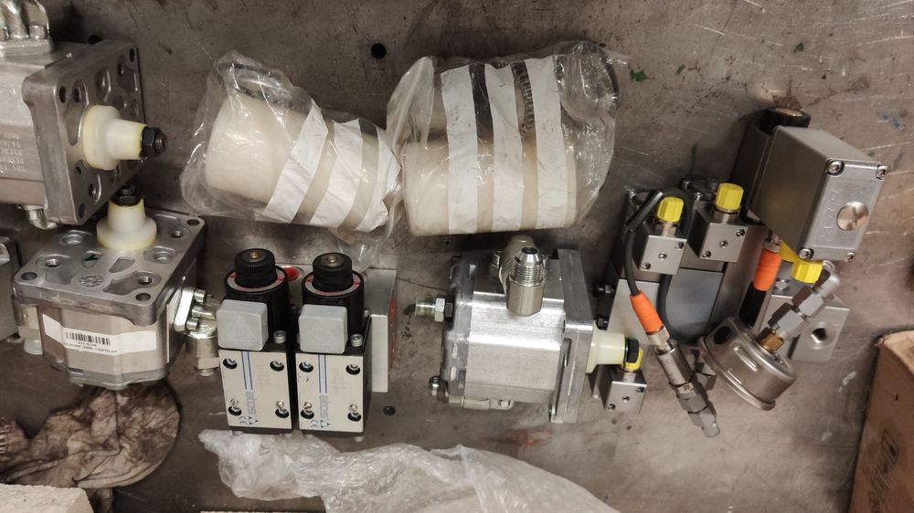 Posten Hydraulik | Kaufen auf Ricardo