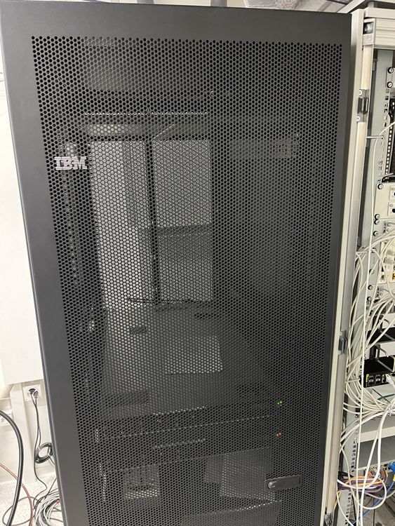 IBM Server Rack | Kaufen auf Ricardo