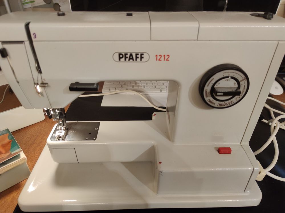 Pfaff Nähmaschine 1212 (Gebraucht) in Honau für CHF 95 – mit Lieferung ...
