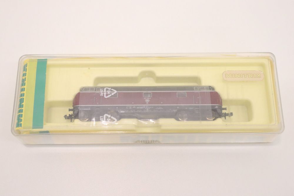Minitrix 12061 DB BR 221, DC Analog N (Gebraucht) in für CHF 30 – mit ...
