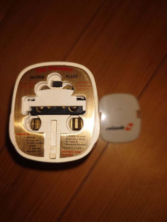 Swissair Reisestecker / Adapter (Gebraucht) in Bern für CHF 5 – mit ...