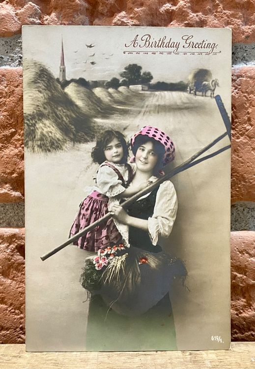 Antike Foto AK Mutter mit Kind auf dem Feld aus England (Gebraucht) in Root für CHF 1 – mit ...