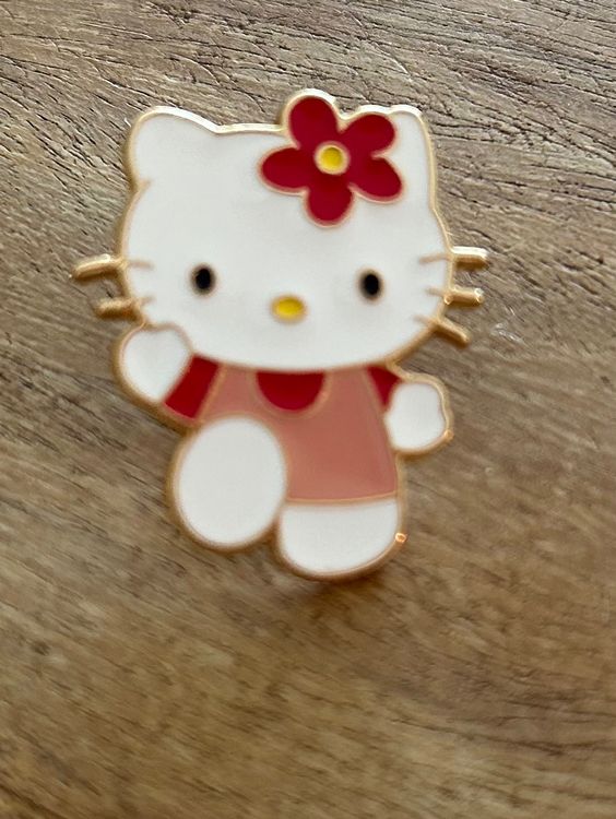 Pin Katze / Hello Kitty (Neu und originalverpackt) in Geneve für CHF 1 – mit Lieferung auf ...