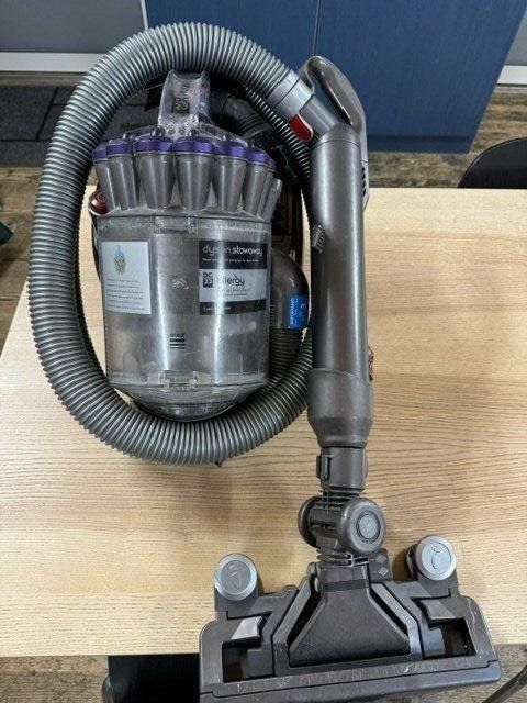 Dyson DC23 Stowaway Allergy silber/lila Staubsauger (Gebraucht) in Aarau für CHF 32 – nur ...