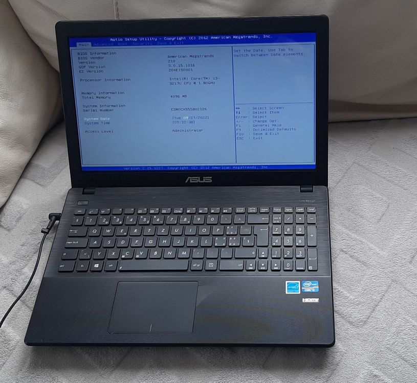 ASUS X551 C Laptop Intel Core i3 Für Bastler Für Teile | Kaufen auf Ricardo