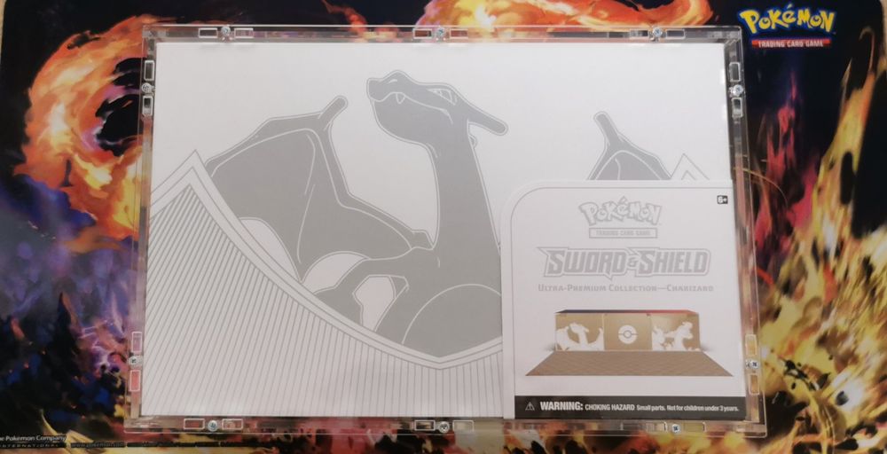 Pokémon Ultra Premium Collection - Charizard / Glurak (Neu und ...