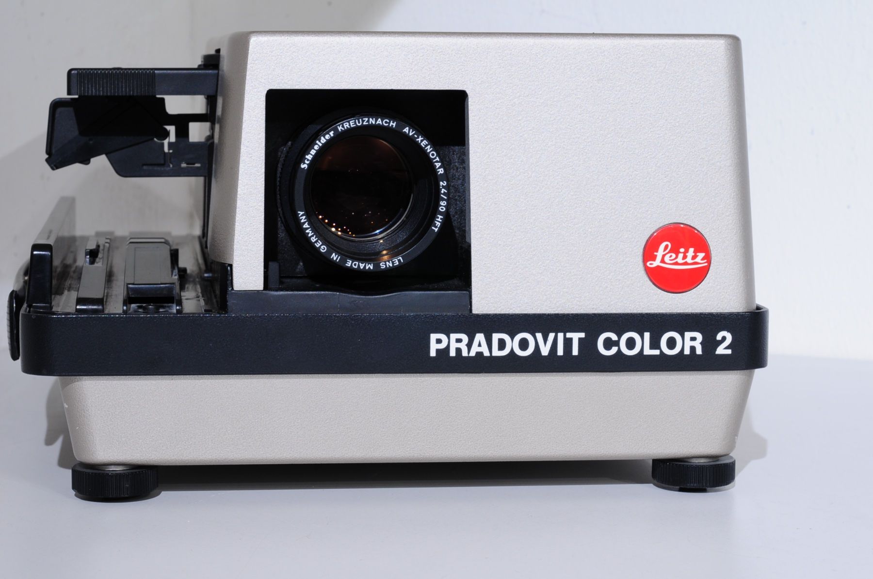 Diaprojektor Leitz Pradovit COLOR 2 mit AV-Xenotar 2,4x90 (Gebraucht ...