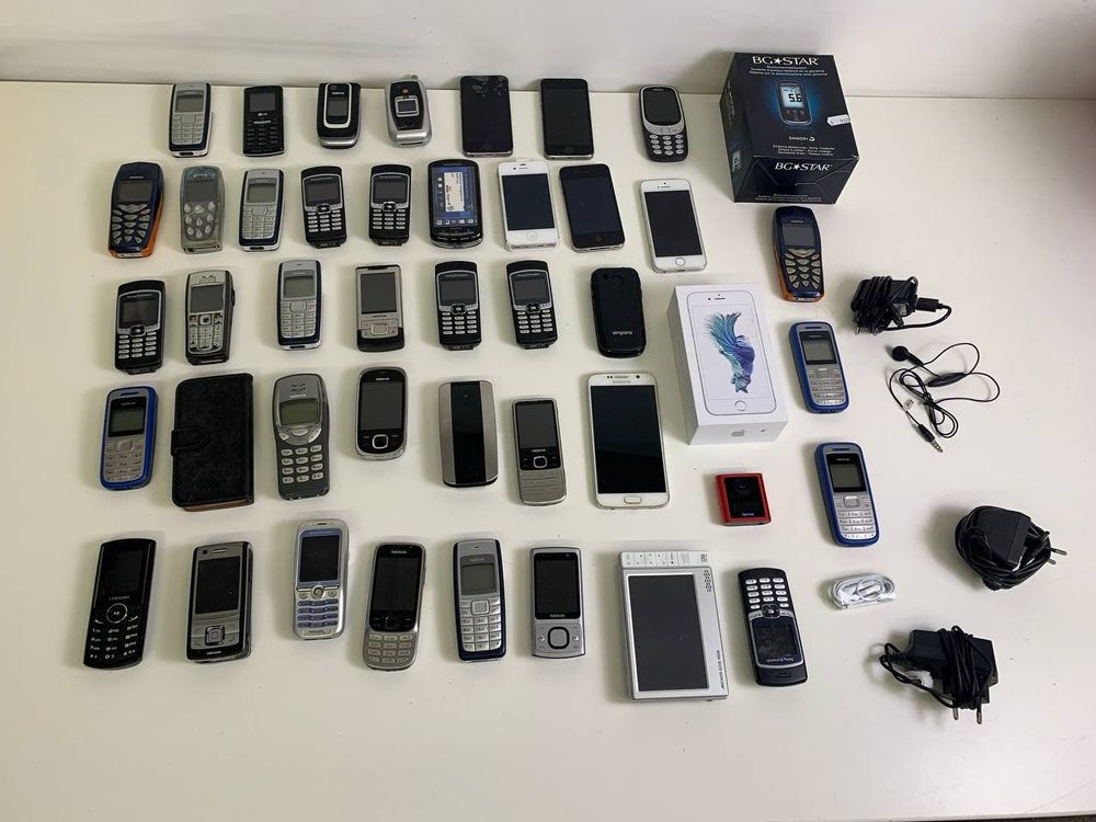 Sammlung alter Handys: Nokia, Iphone, Samsung usw. L 9084 (Gebraucht ...