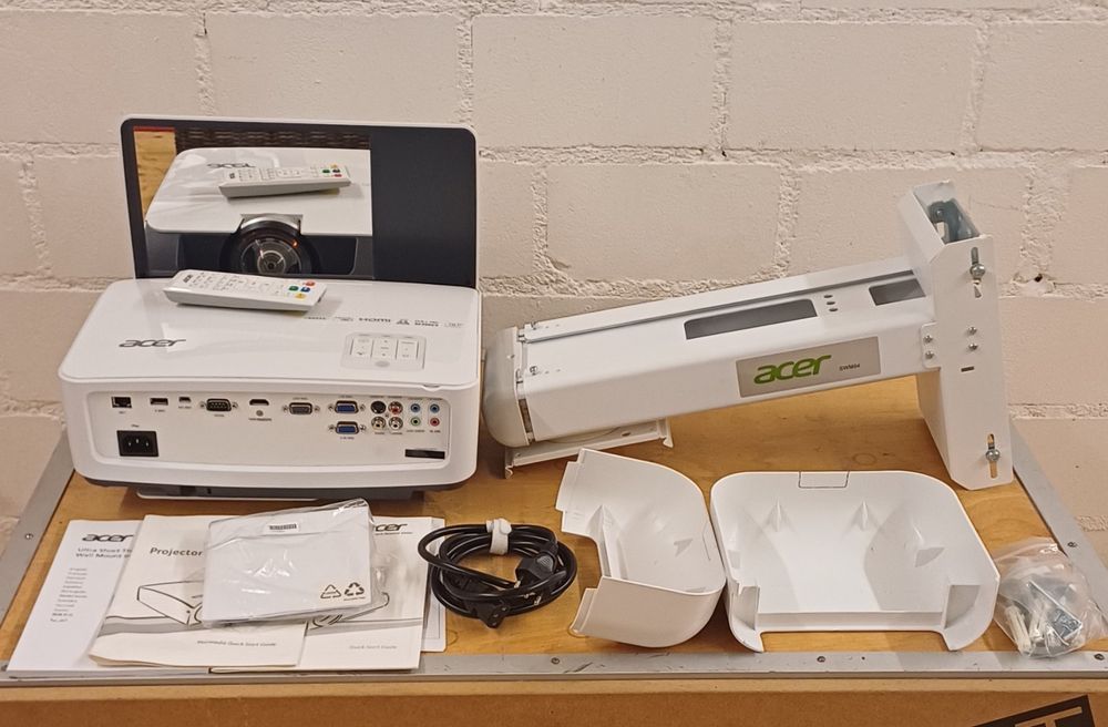 ACER U5520B Ultra-Kurzdistanz-Beamer inkl. Wall Mount | NEU! (Neu ...