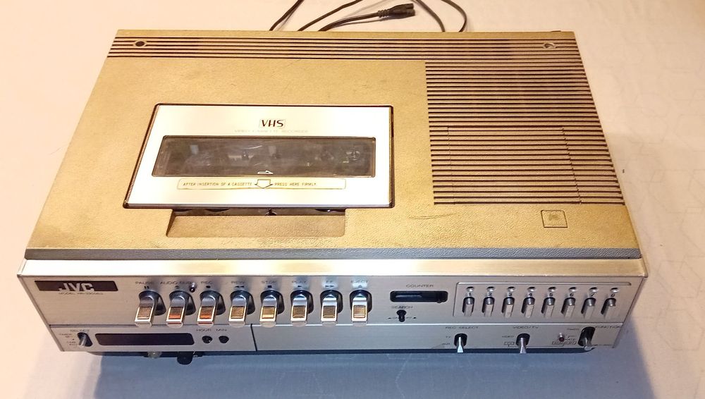 JVC HR 3300 - Erster VHS Videorecorder der Welt von JVC | Acheter sur ...