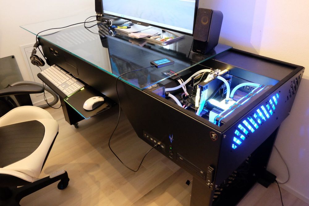 Hydra Desk PC Tischgehäuse (Gebraucht) in Turgi für CHF 199 – mit ...