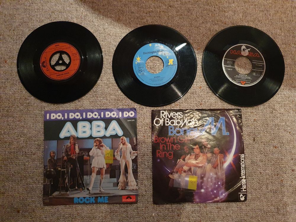 5 Single Vinyl Abba, Boney M und Dschingis Khan (Gebraucht) in Gächlingen für CHF 10 – mit ...
