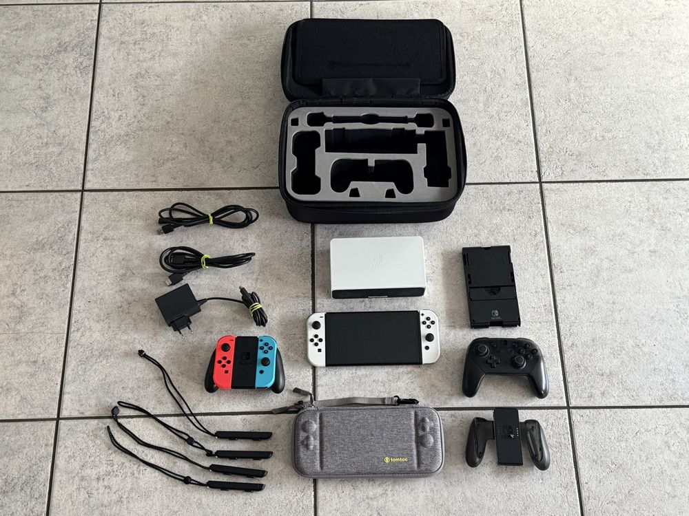 Nintendo Switch OLED - extra Joycon, Pro Controller & Koffer (Gebraucht ...