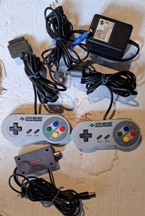 Nintendo Snes 2 Controller mit Zubehör (Gebraucht) in Biel/Bienne für ...