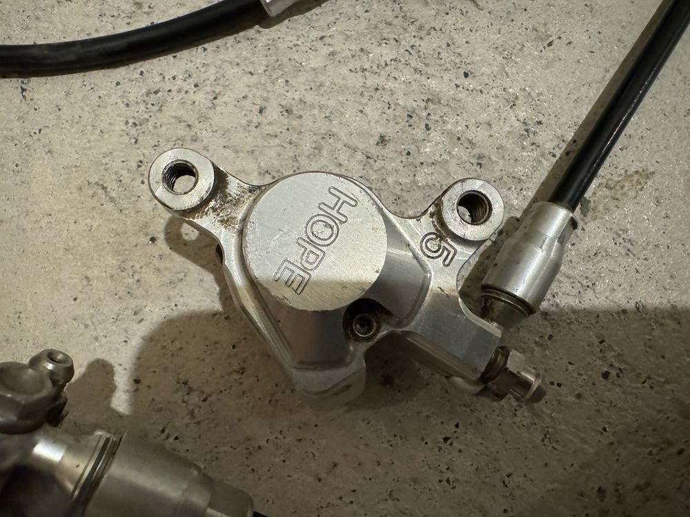 Hope Mini (5) Bremsen - komplettes set (Defekt) in Dübendorf für CHF 25 ...