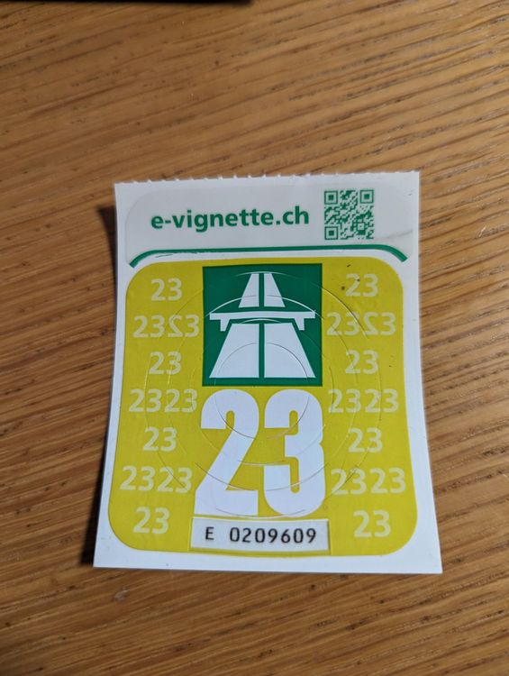 Autobahnvignette Schweiz 2023 (Neu und originalverpackt) in Villeret für CHF 6 – mit Lieferung ...