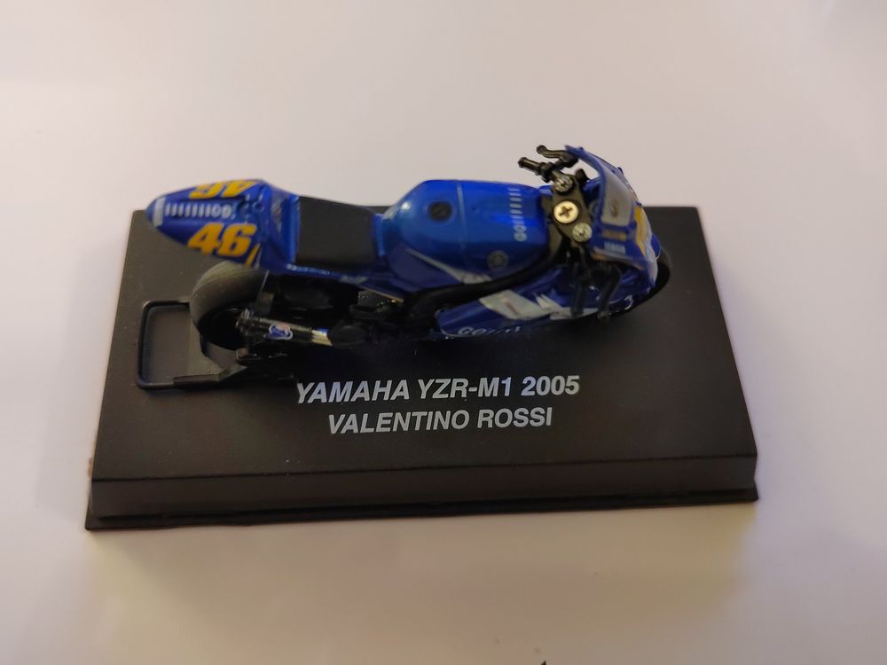 New Ray Motorrad-Modelle 1:24 - 2 Yamaha, eine Vespa | Kaufen auf Ricardo