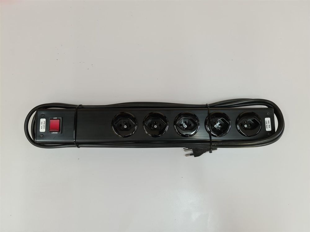 Steffen Steckdosenleiste 5xT13 neu 1.- (Neu und originalverpackt) in Krinau für CHF 6 – mit ...