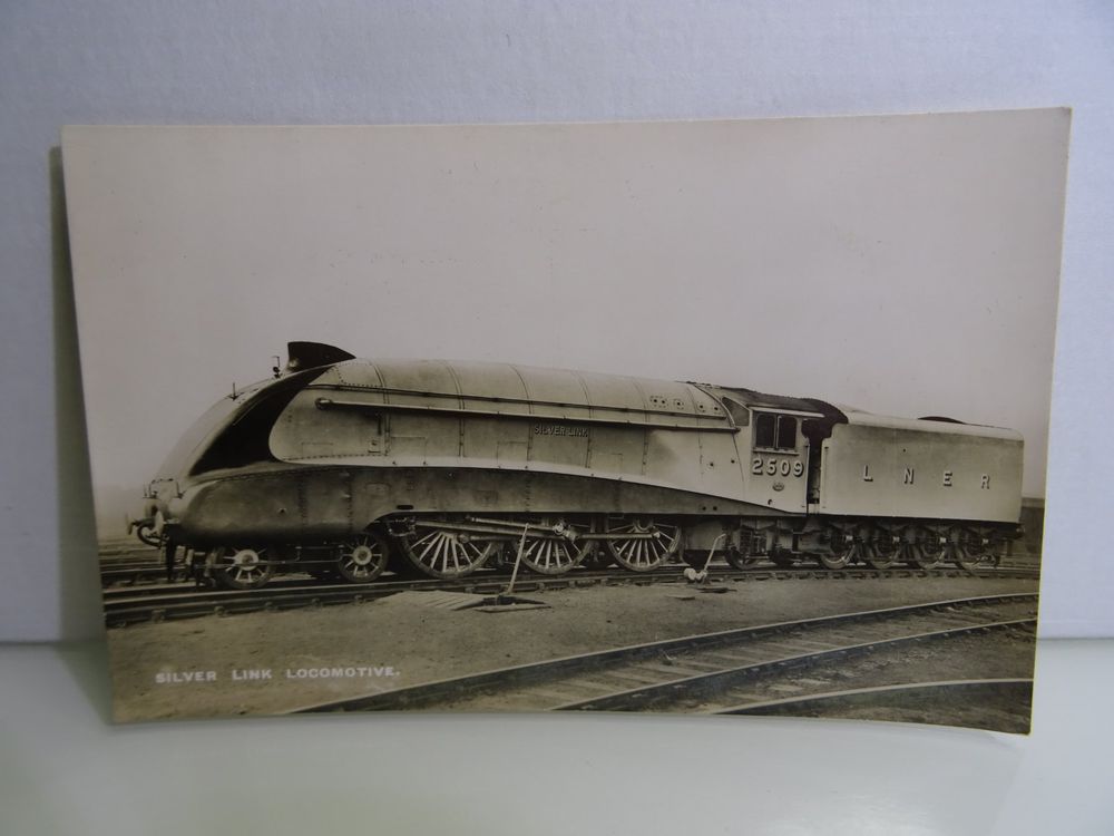 Postcard L.N.E.R,4-6-2 Express Locomotive 2509 "Silver Link | Kaufen ...
