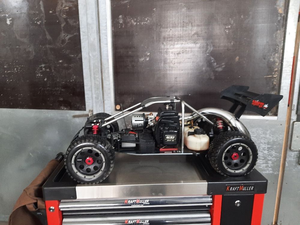 RC Reely Carbon Fighter III 1:6 komplett (Gebraucht) in Haldenstein für ...