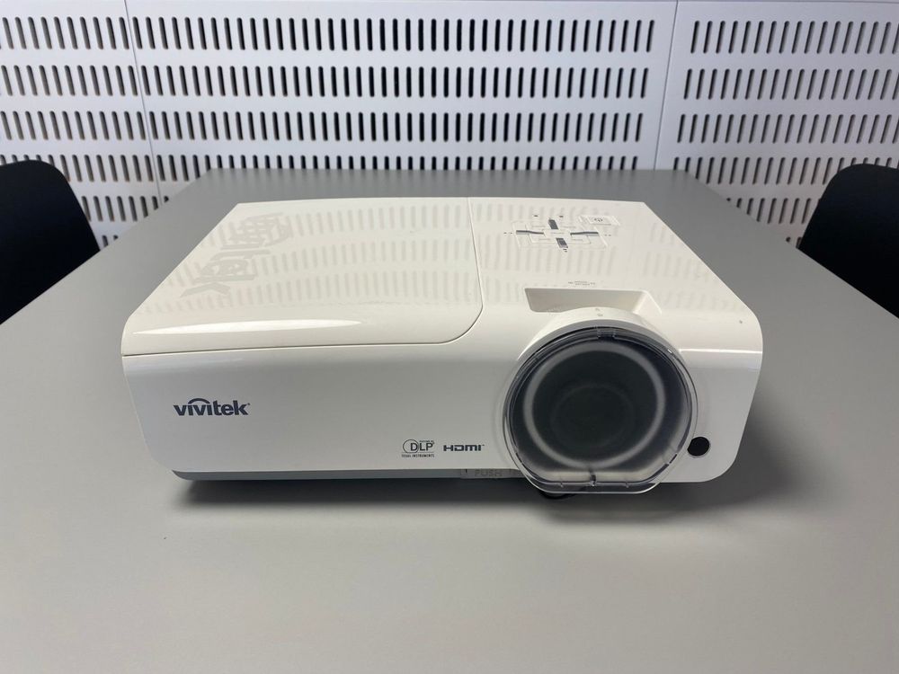 Full HD 1080p Beamer - Vivitek D966HD-WT (np 2499.-) (Gebraucht) in ...