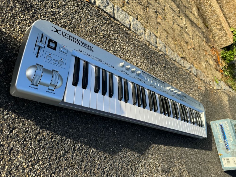 MIDI keyboard (Gebraucht) in Evilard für CHF 2 – nur Abholung auf ...