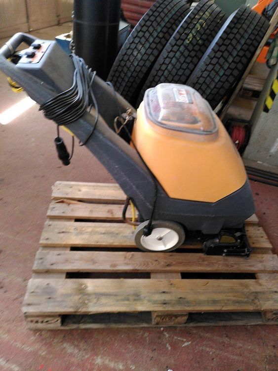 Teppichreinigungsgerät Taski aquamat 30 (Gebraucht) in für CHF 6 – nur ...