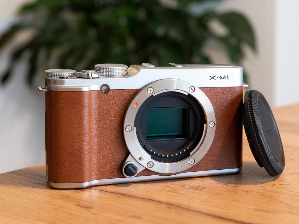 Fujifilm X-M1 body with X-Trans sensor. Like new! | Kaufen auf Ricardo