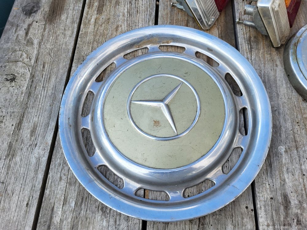 Oldtimer Mercedes RadKappe ab 1.- (Gebraucht) in Sonceboz-Sombeval für ...