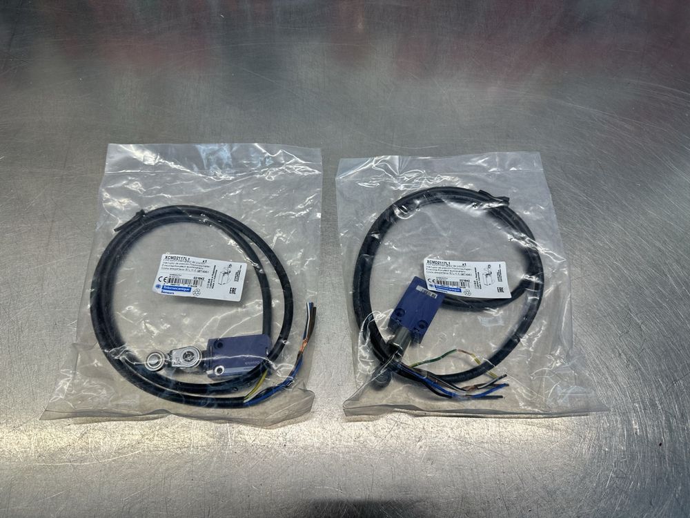 2x Telemecanique Endschalter XCMD2117L1 NEU (Neu und originalverpackt ...