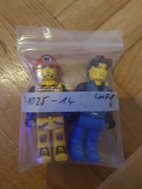 2 bonhommes légo (Gebraucht) in Pampigny für CHF 11 – mit Lieferung auf ...