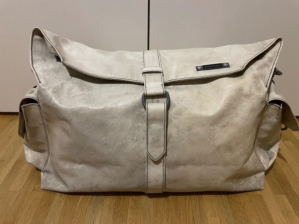 FREITAG REFERENCE Umhängetasche weiss | Kaufen auf Ricardo