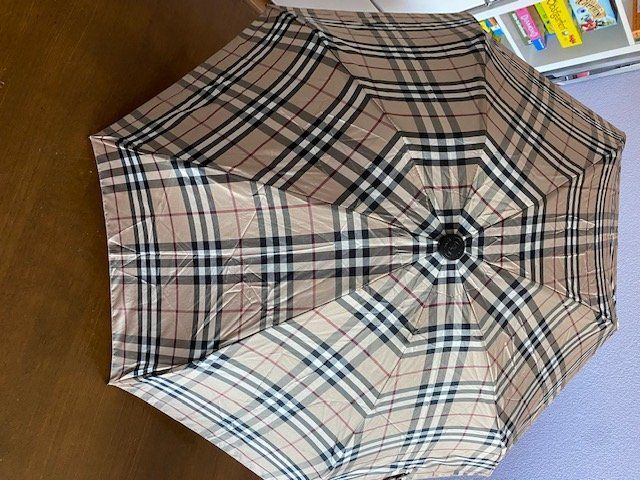 Burberry Schirm (Gebraucht) in Küssnacht für CHF 28 – mit Lieferung auf ...