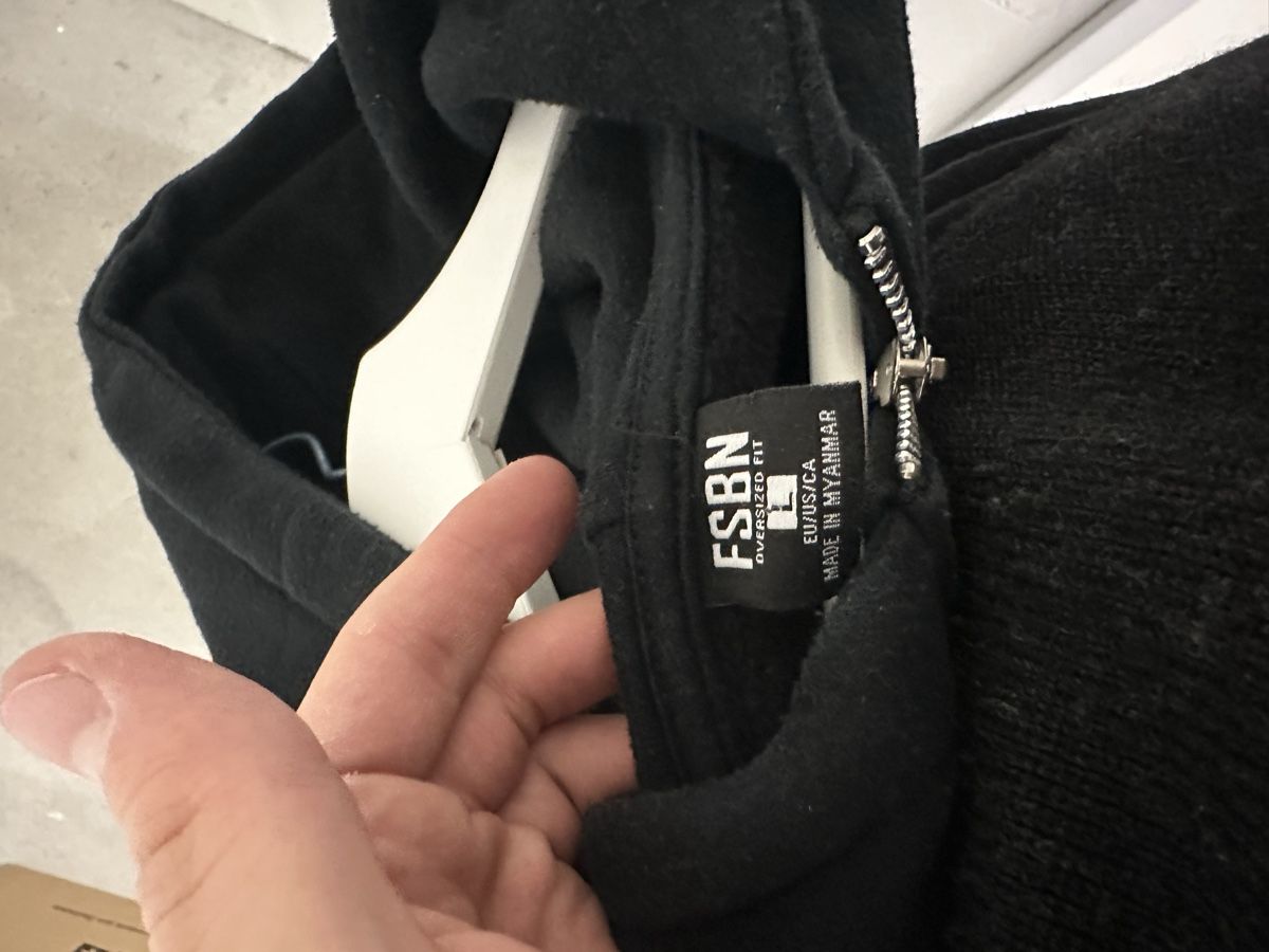 Schwarze Fsbn Jacke mit Kapuze, selten getragen, Top! (Gebraucht) in ...