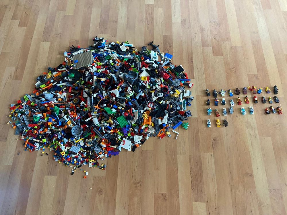 Lego ca.6kg mit vielen Figuren darunter Lego Ninjago | Kaufen auf Ricardo
