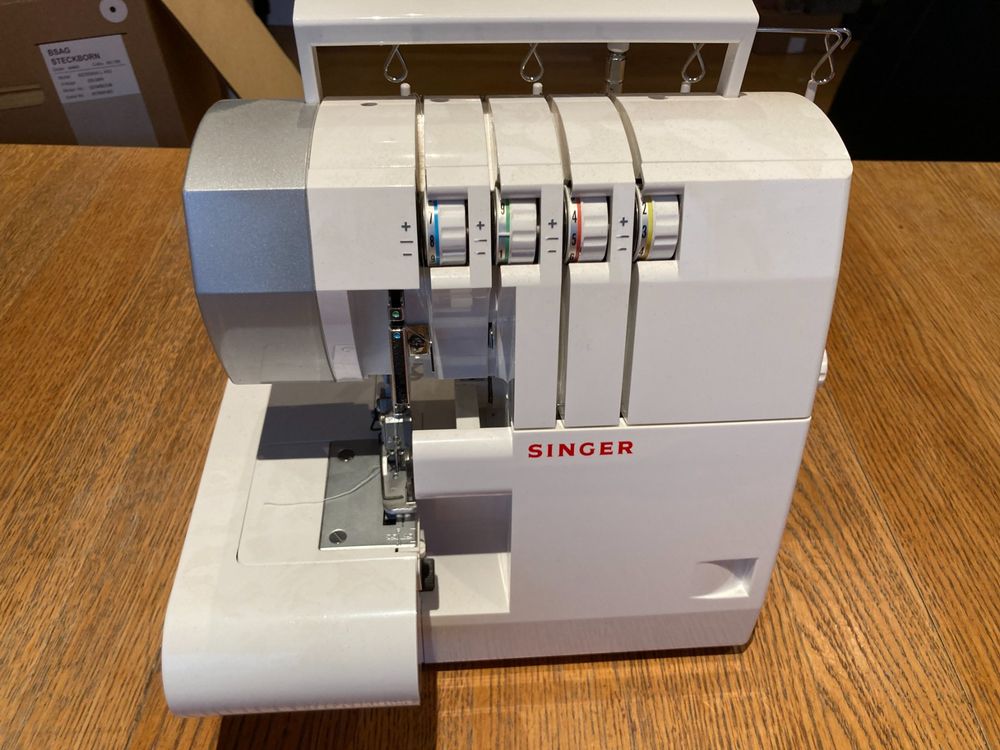 Overlock-Nähmaschine SINGER 14SH754 | Kaufen auf Ricardo