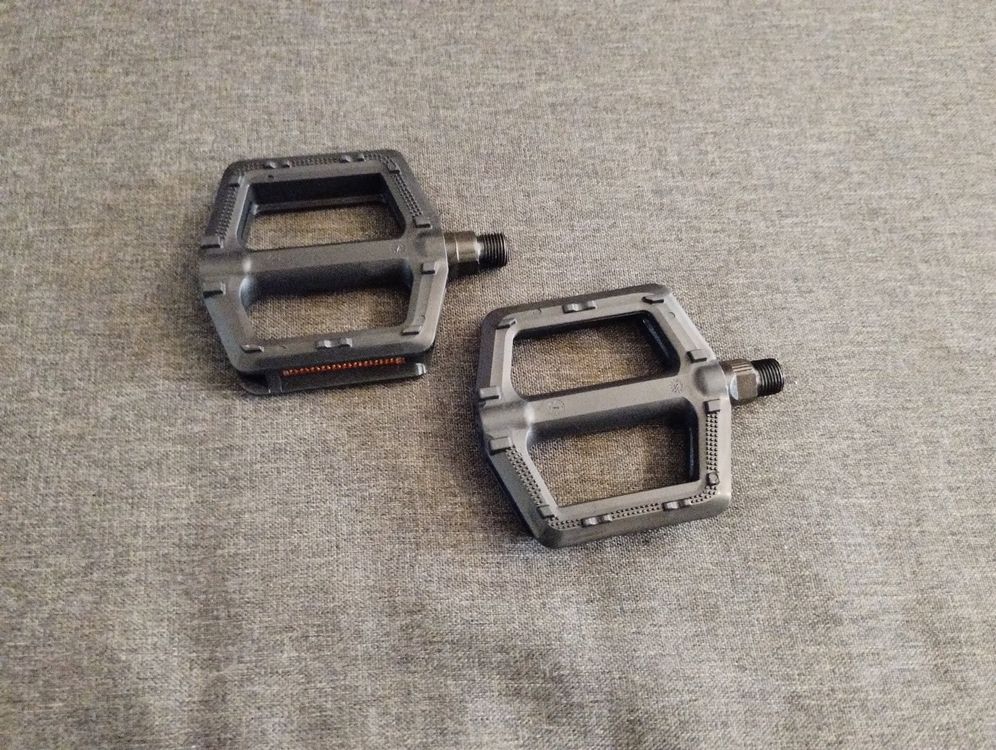 Pedale schwarz für Fahrrad, Mountainbike, Bmx (2 stk) (Neu und originalverpackt) in Bremblens ...