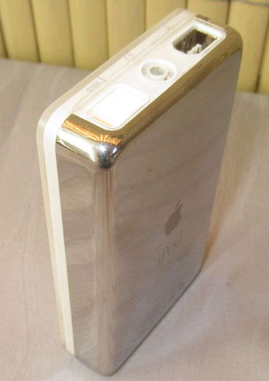 iPod Classic Vintage 1st Generation 2001 (Model M8541) (Gebraucht) in ...