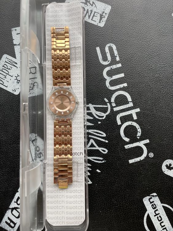 Swatch Uhr Skin Red Fort SFE100GA (Neu und originalverpackt) in Orpund ...