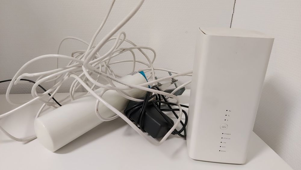 Sunrise 4G WiFi Tower, Huawei WLAN Tower B618s-22d (Gebraucht) in ...