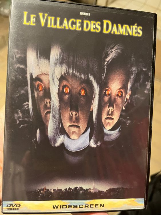 Le village des damnés, version de John Carpenter (1995, DVD) (Gebraucht) in Vevey für CHF 7 ...