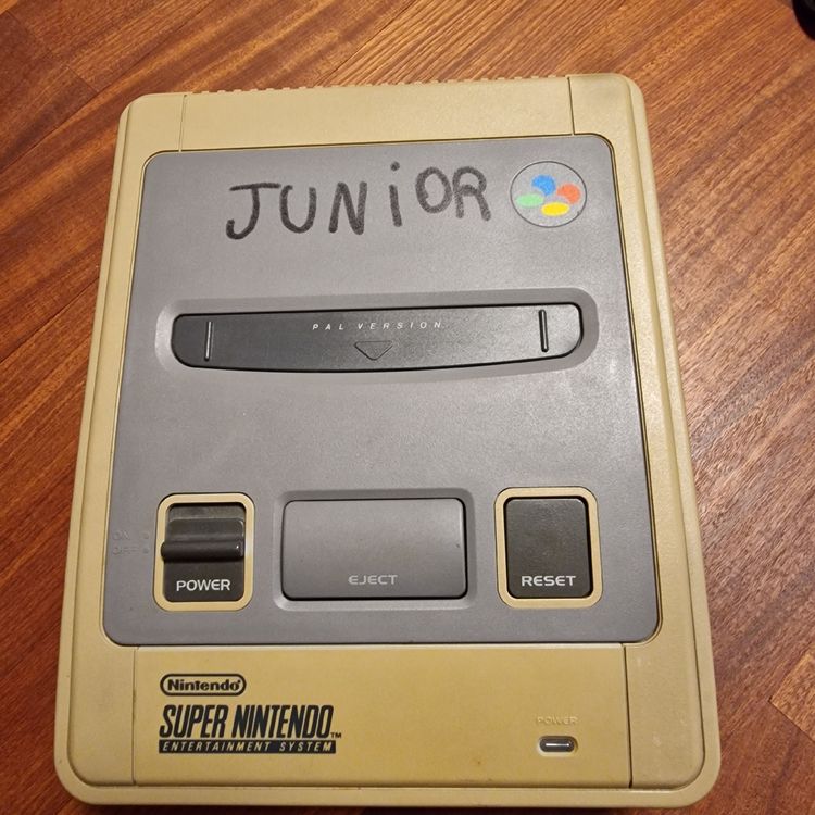 SNES + Controller + Mighty Morphin Power Rangers (Gebraucht) in Paudex ...
