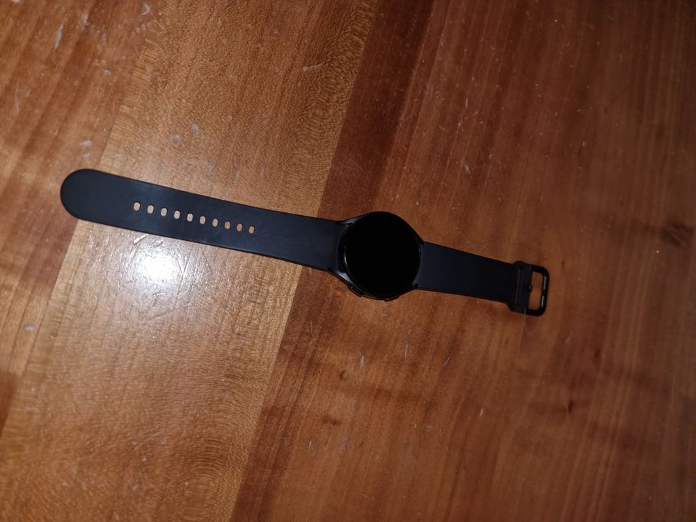 Samsung Galaxy Watch 4 mit Ladekabel (Gebraucht) in Weggis für CHF 50 ...