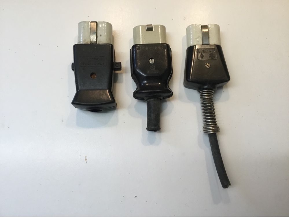 3 alte 2 Pol Stecker aus Porzellan / Bakelit (Gebraucht) in Kreuzlingen ...