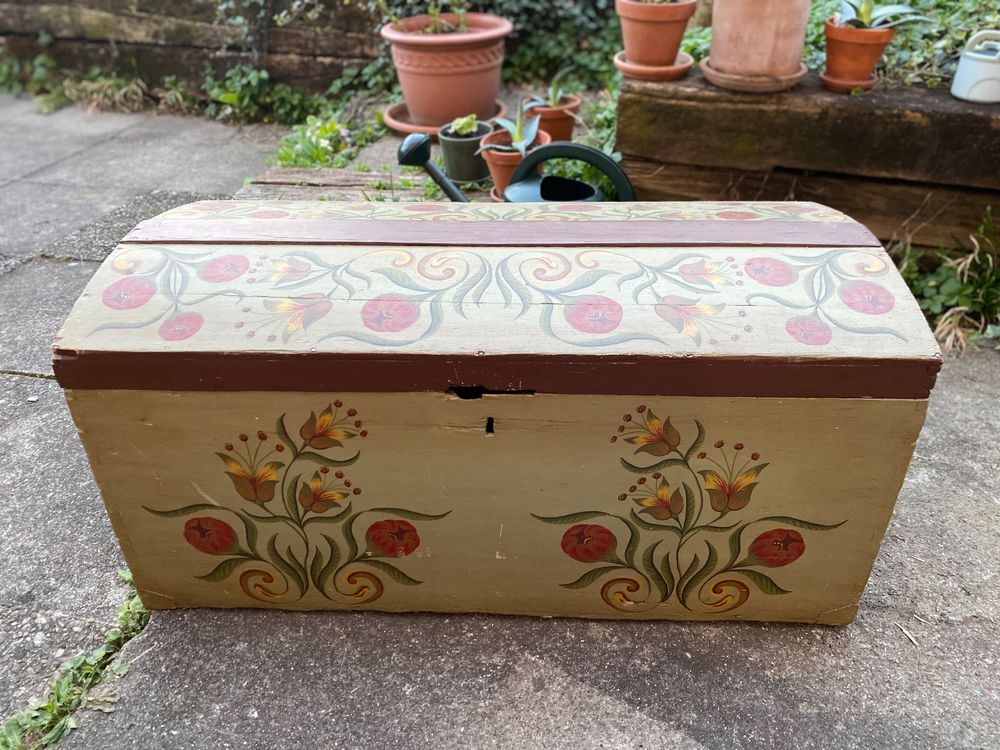Antike bemalte Holztruhe (Gebraucht) in Zürich für CHF 1 – nur Abholung auf Ricardo kaufen