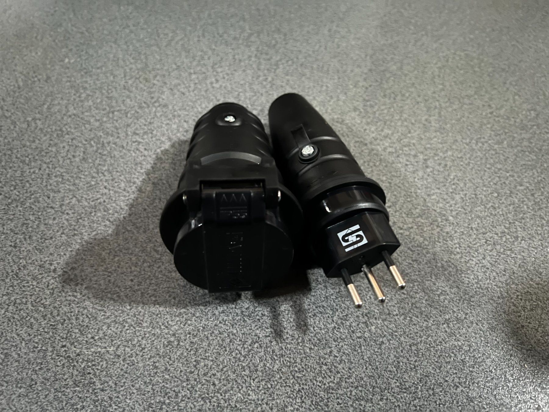 Stromstecker T13 IP55 und Stromkupplung T13 IP55 (Neu (gemäss ...