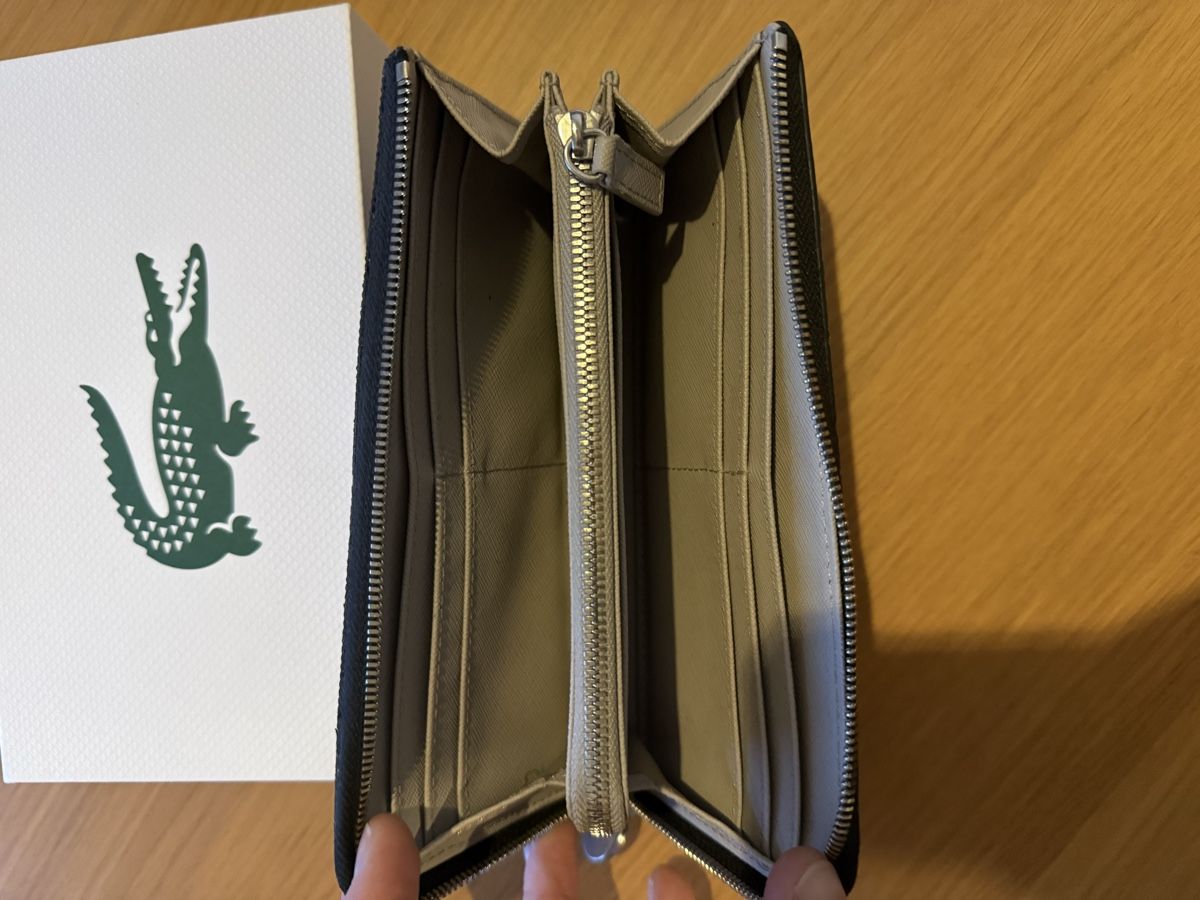 Porte-monnaie Lacoste (D'occasion) à Villars-le-Terroir pour CHF 55 ...