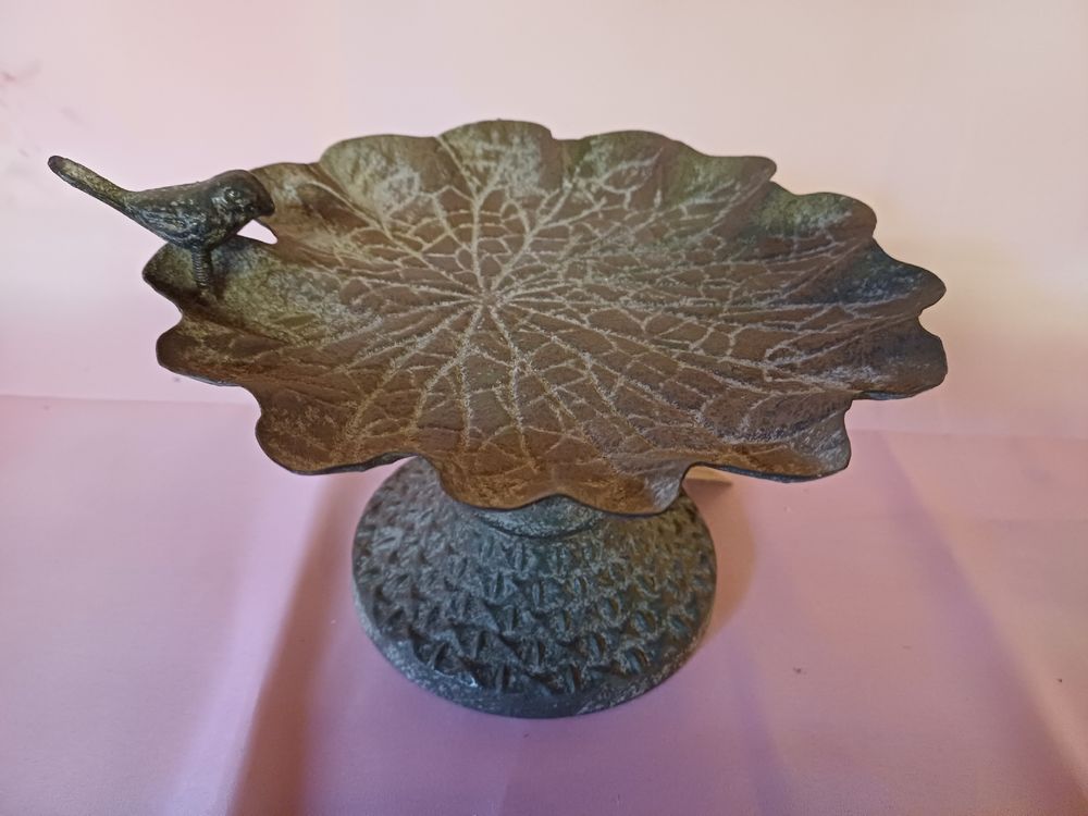 Gartendeko Vogelbad aus Metall - Schönes Design! Neu. (Neu und ...