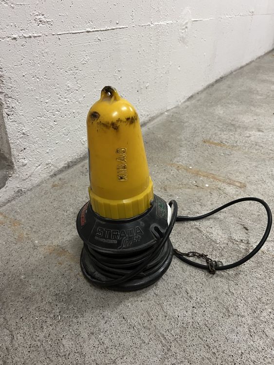 Baustellenlampe mit E27 Fassung / Netzbetrieb | Kaufen auf Ricardo Baustellenlampe mit E27 Fassung / Netzbetrieb | Kaufen auf Ricardo