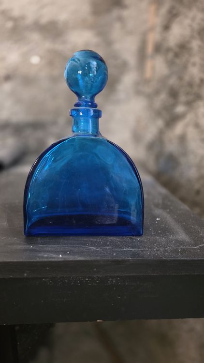 Flacon ancien en verre bleu saphir (Neu (gemäss Beschreibung)) in Sion ...